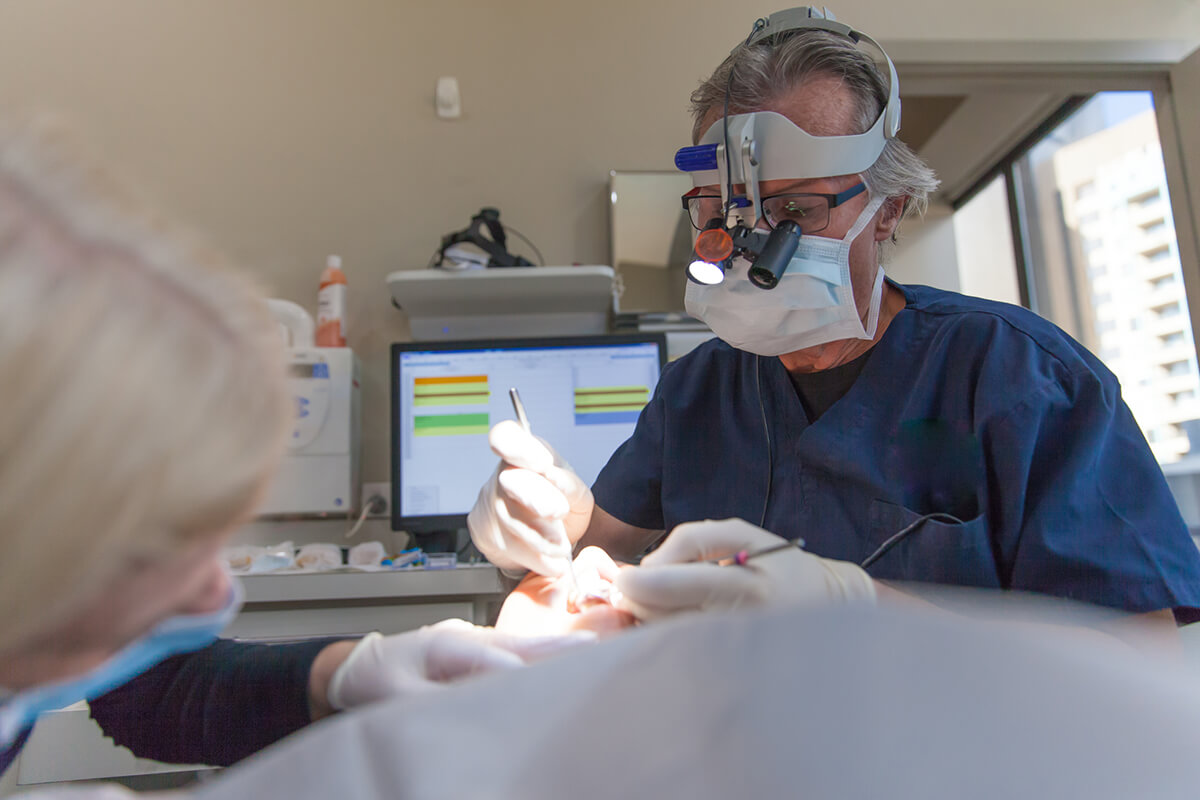 What to Expect During a Surgical Tooth Extraction - Holzinger ...